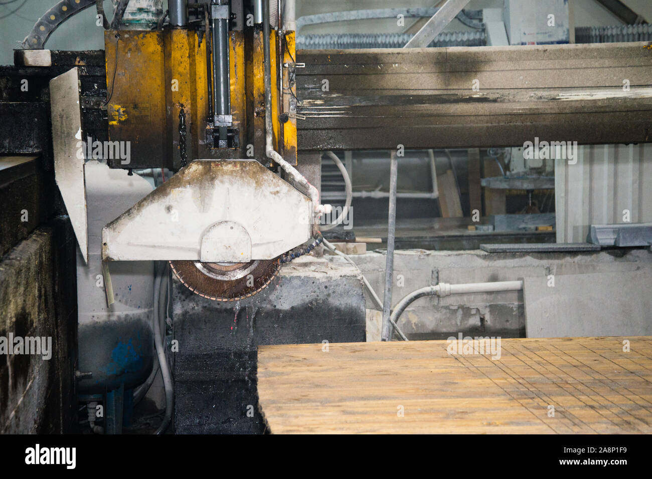 Marble cutting machine hi-res stock photography and images - Alamy