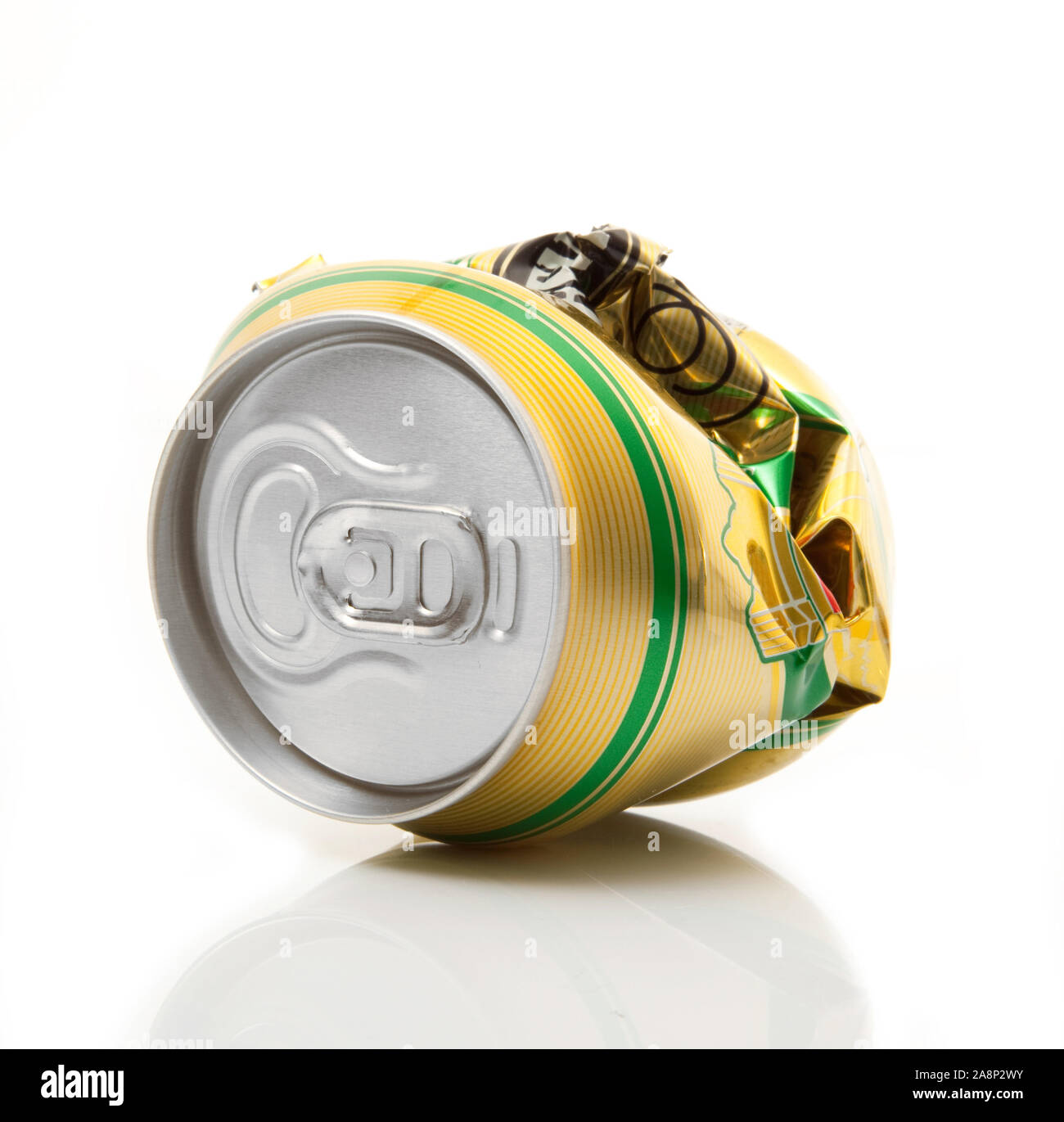 Crushed aluminum can hi-res stock photography and images - Alamy