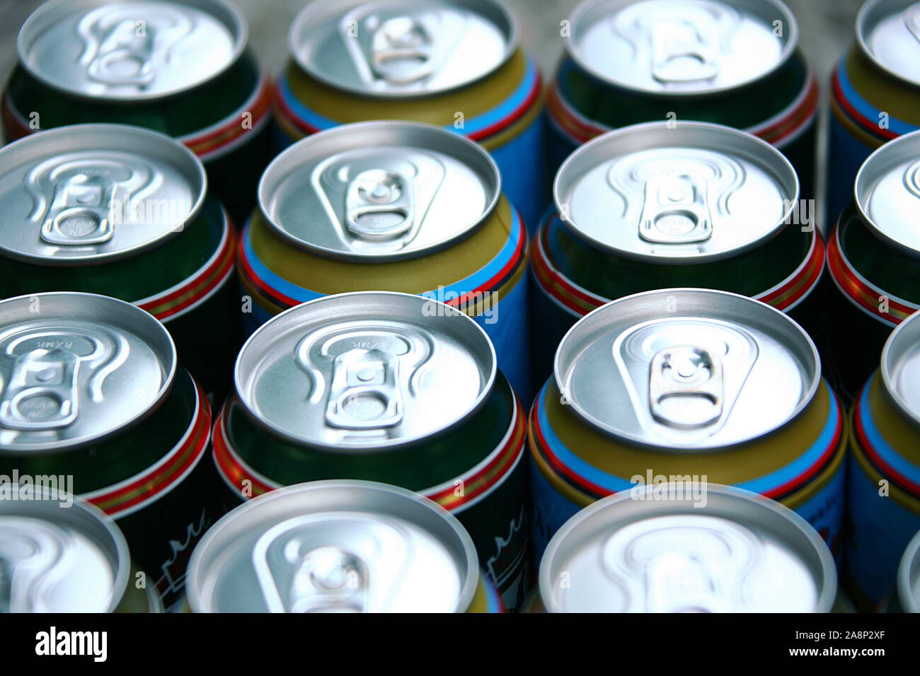 full background with aluminium can Stock Photo - Alamy