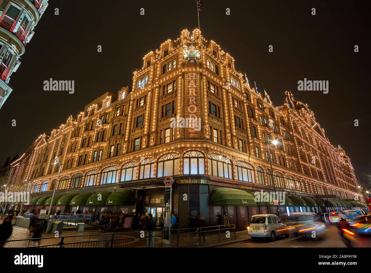 Harrods Night Knightsbridge London England Stock Photos & Harrods Night ...