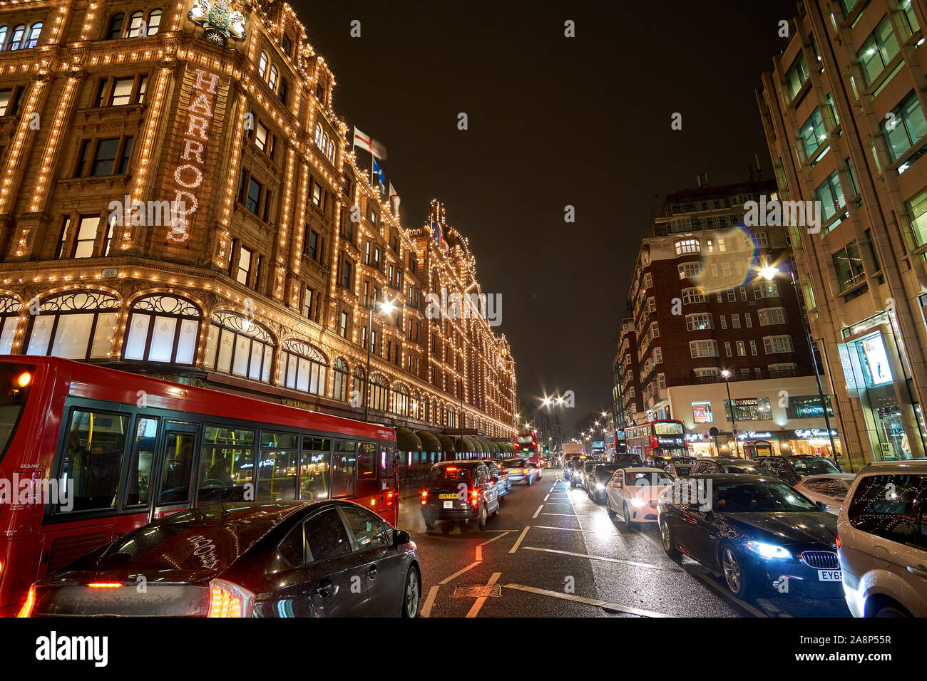 Harrods building night during winter hi-res stock photography and ...