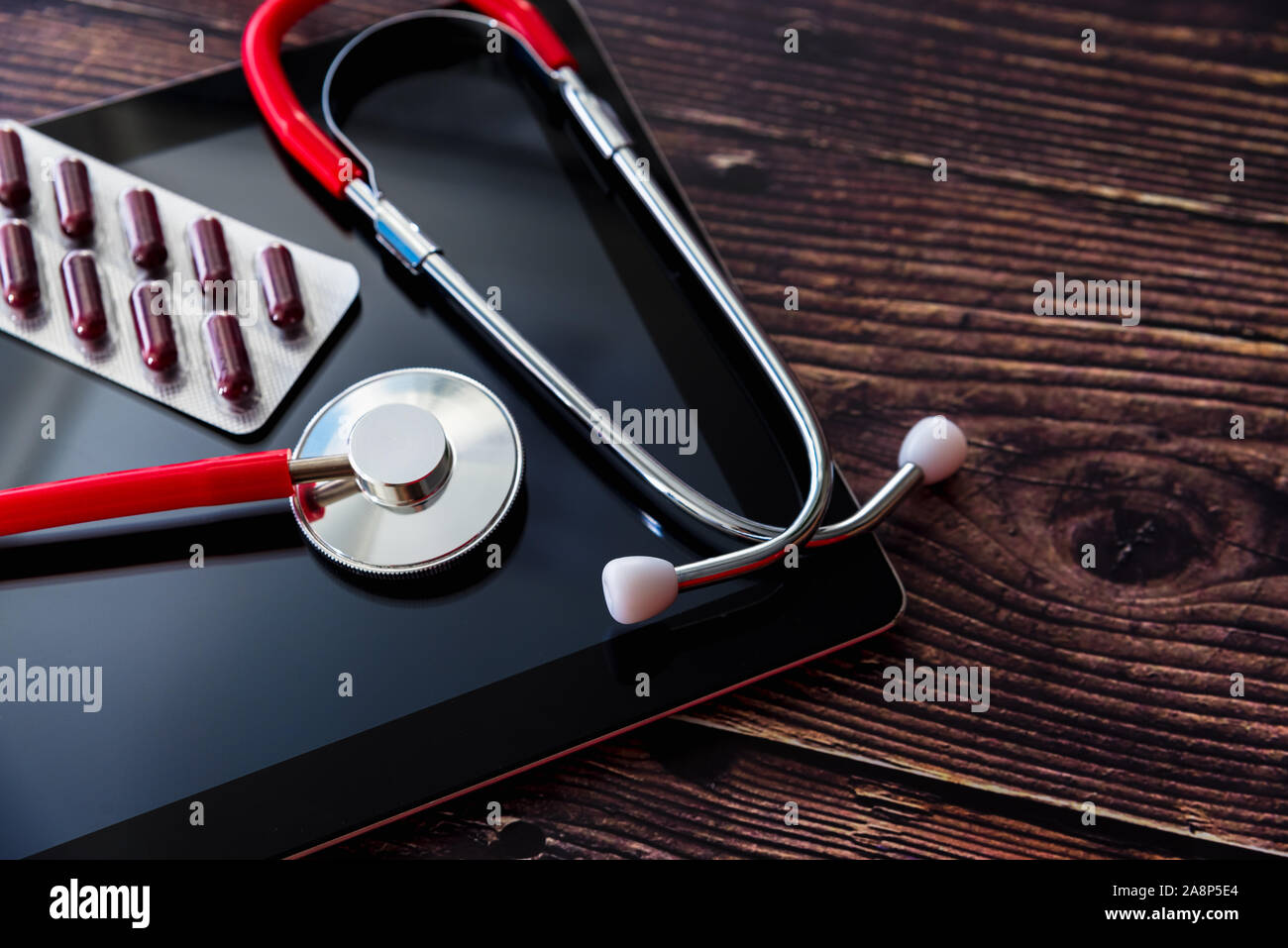 Online doctor consultations hi-res stock photography and images - Alamy