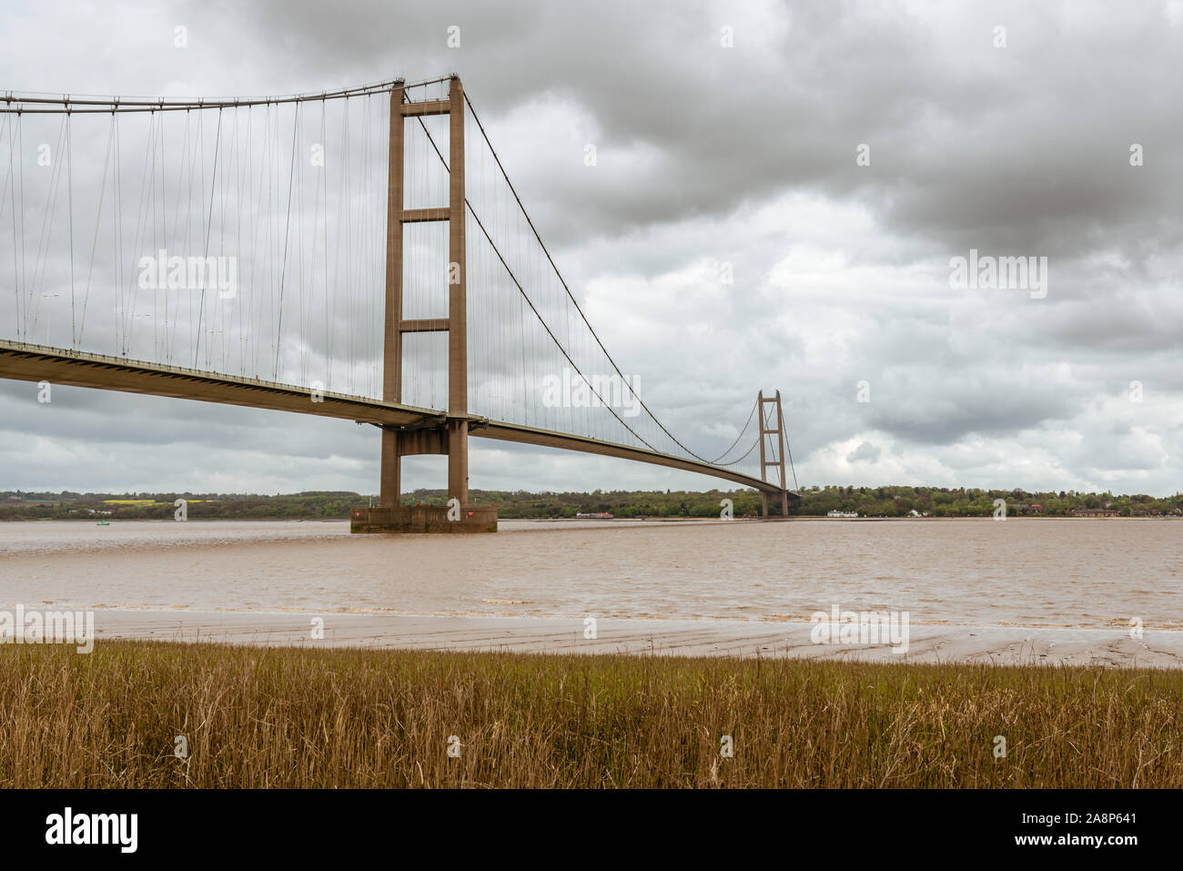 Monument bridge hull hi-res stock photography and images - Alamy