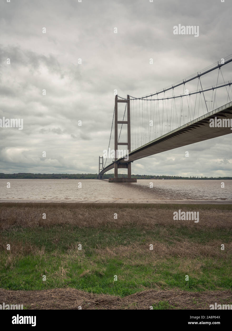Monument bridge hull hi-res stock photography and images - Alamy