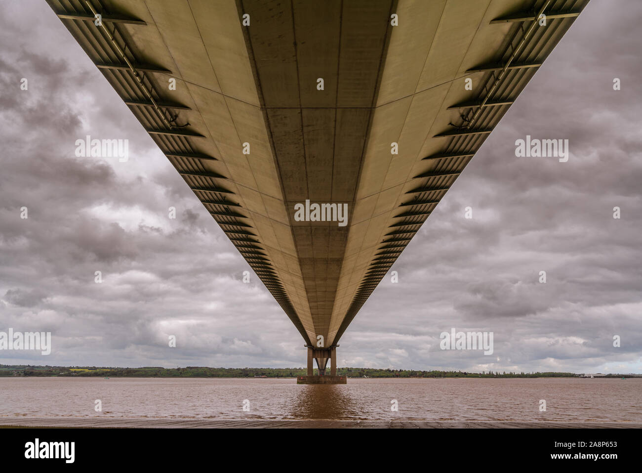Monument bridge hull hi-res stock photography and images - Alamy