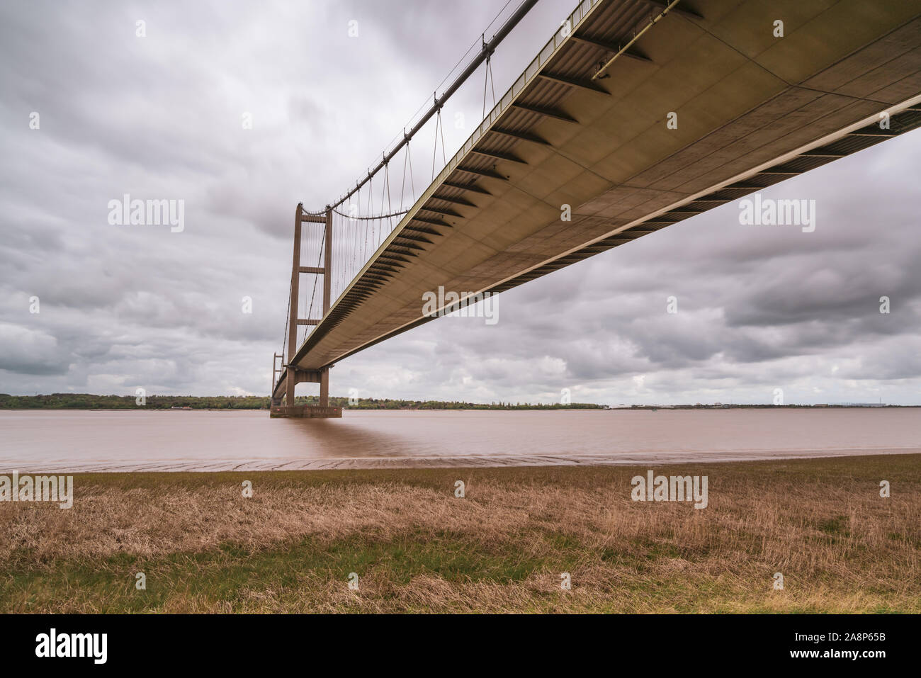 Monument bridge hull hi-res stock photography and images - Alamy
