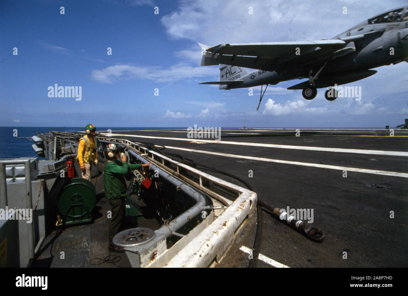 US NAVY / United States Navy Flugzeugträger Kitty-Hawk-Klasse ...