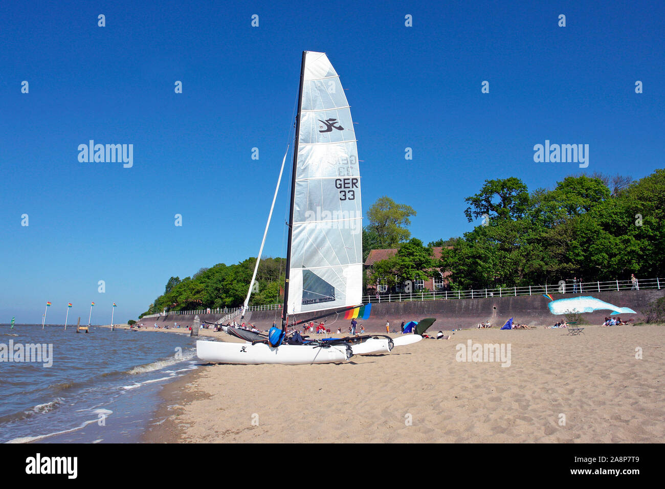 Der Strand von Dangast, Katamaran, Badegäste, Nordseebad, Jadebusen ...