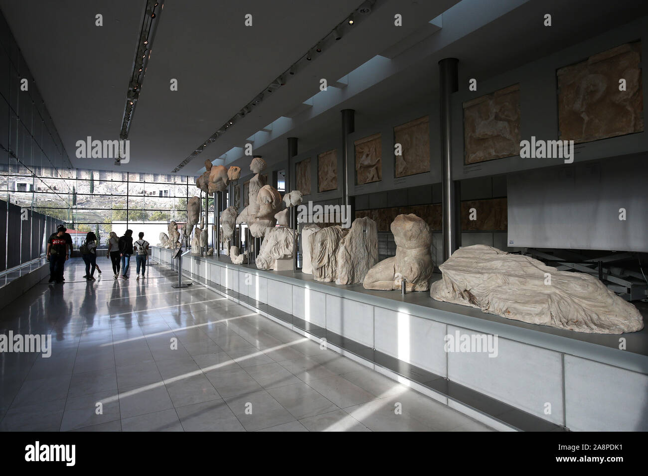 Metopes hi-res stock photography and images - Alamy