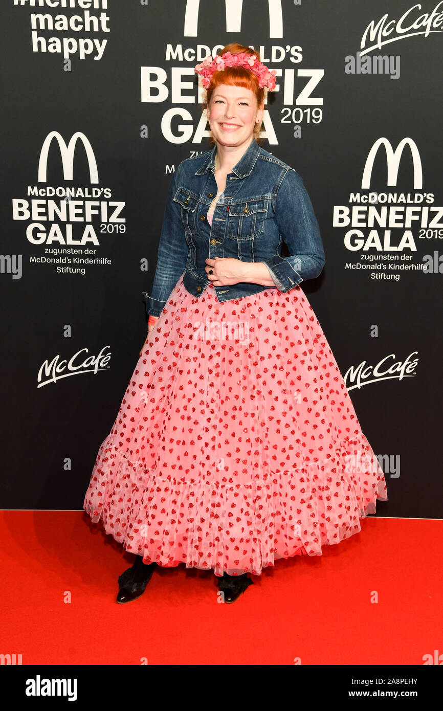 Munich, Germany. 09th Nov, 2019. Enie van de Meiklokjes, presenter ...