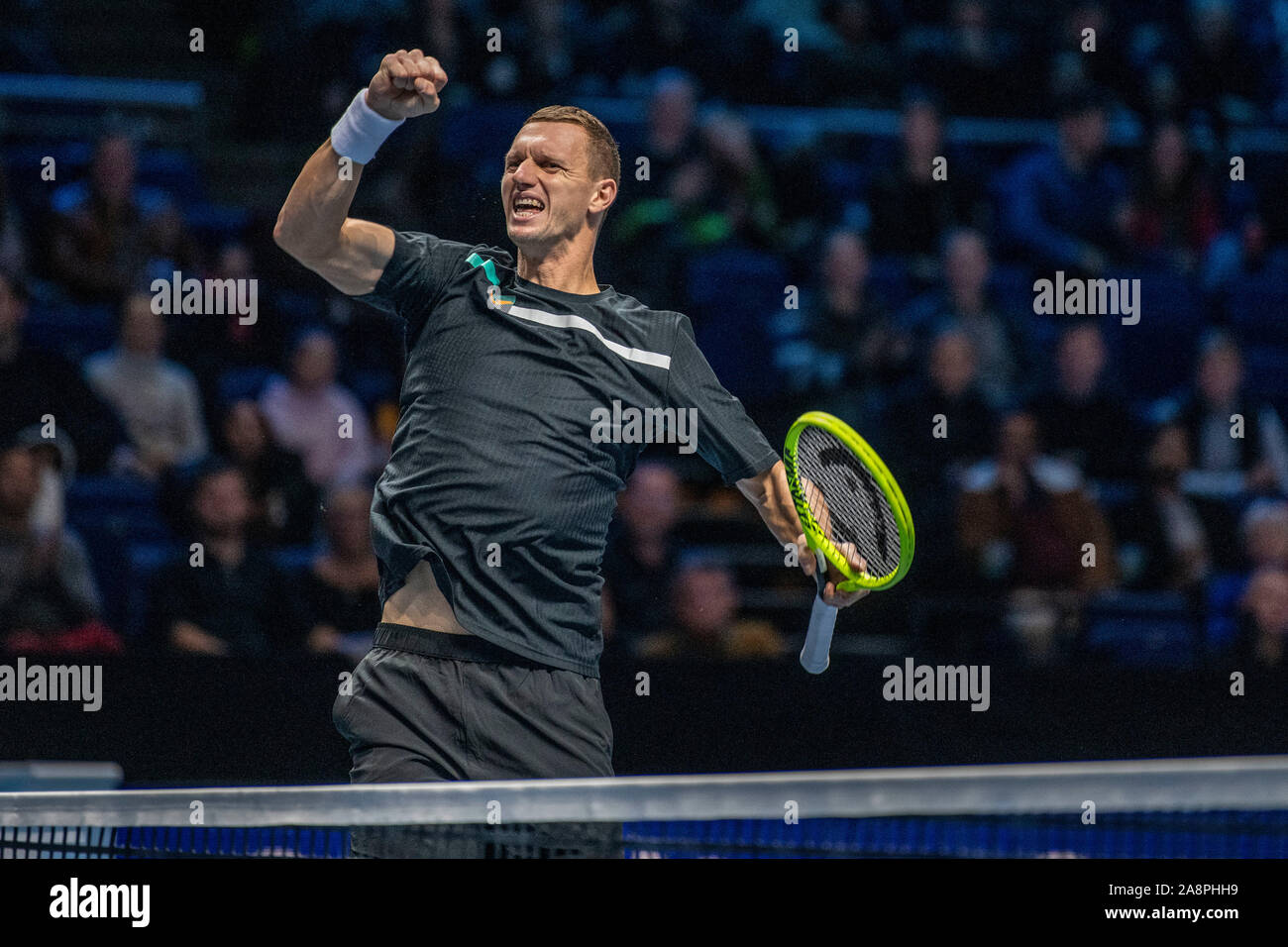 Londres, Inglaterra. 10th Nov, 2019. Filip Polasek celebrates after ...