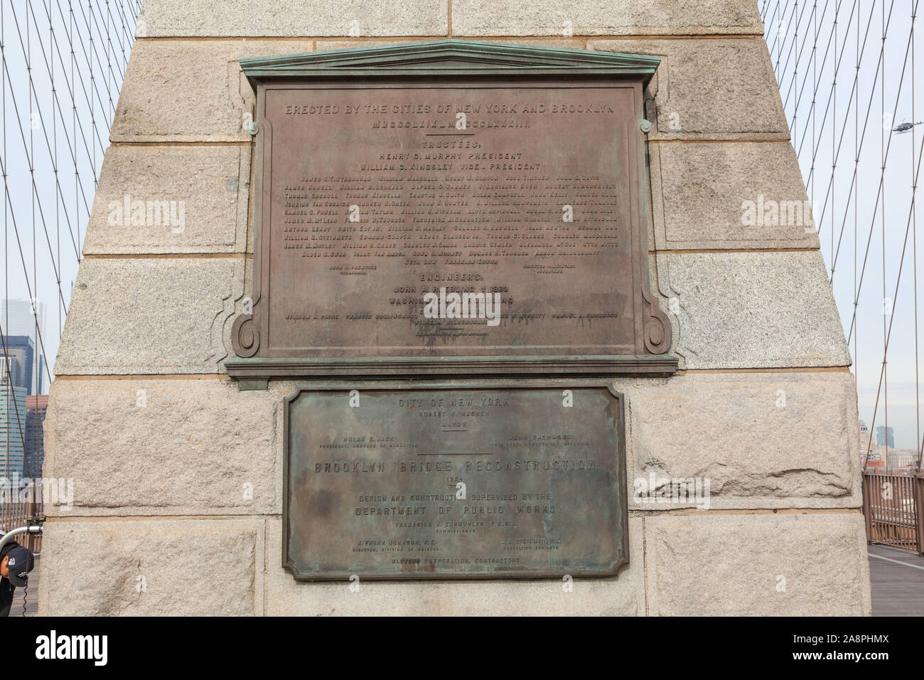 Plaque brooklyn bridge manhattan new hi-res stock photography and ...