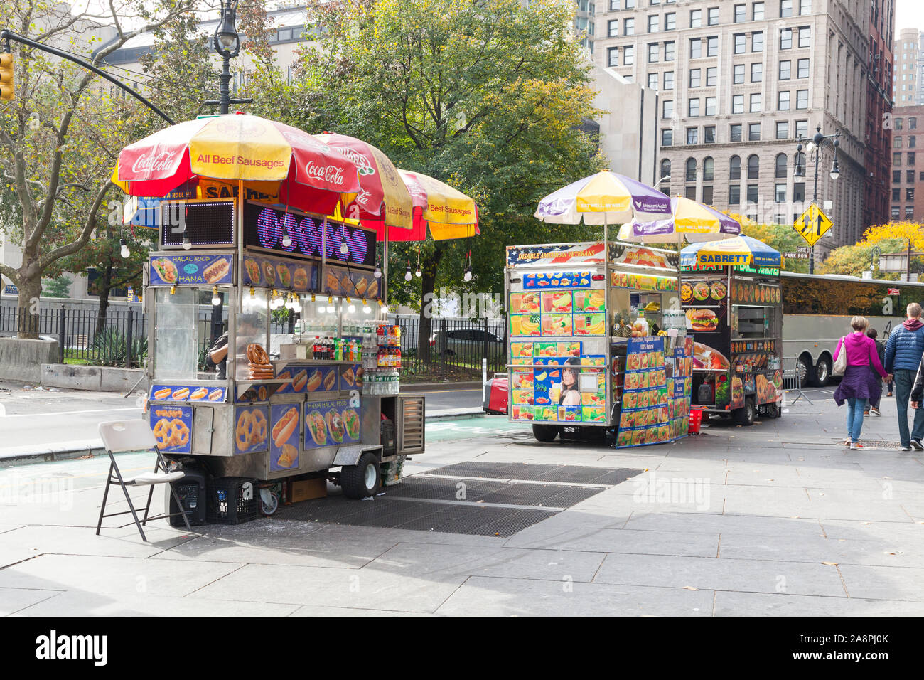 New york hot dog cart hi-res stock photography and images - Alamy