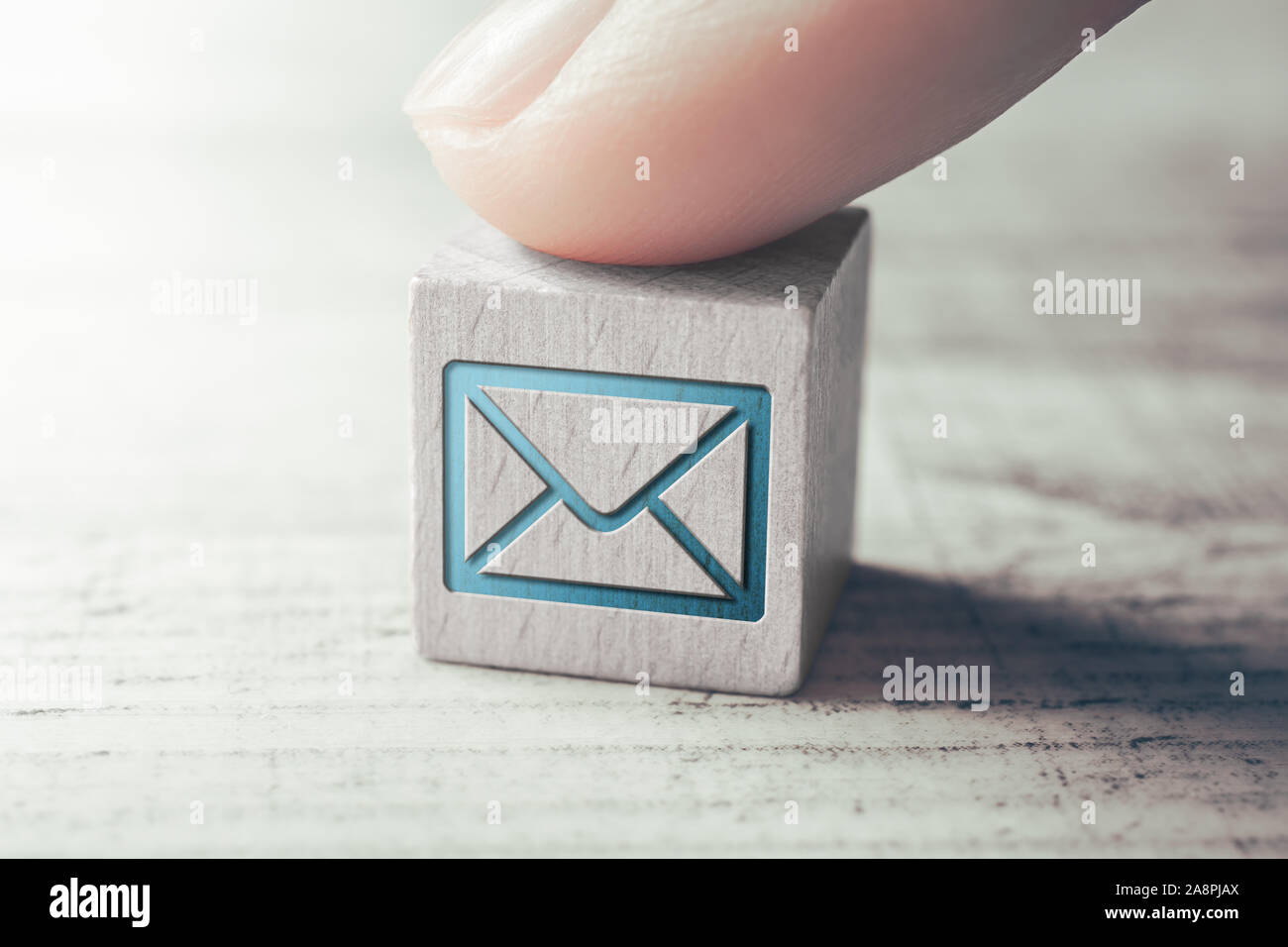 Finger support hi-res stock photography and images - Alamy