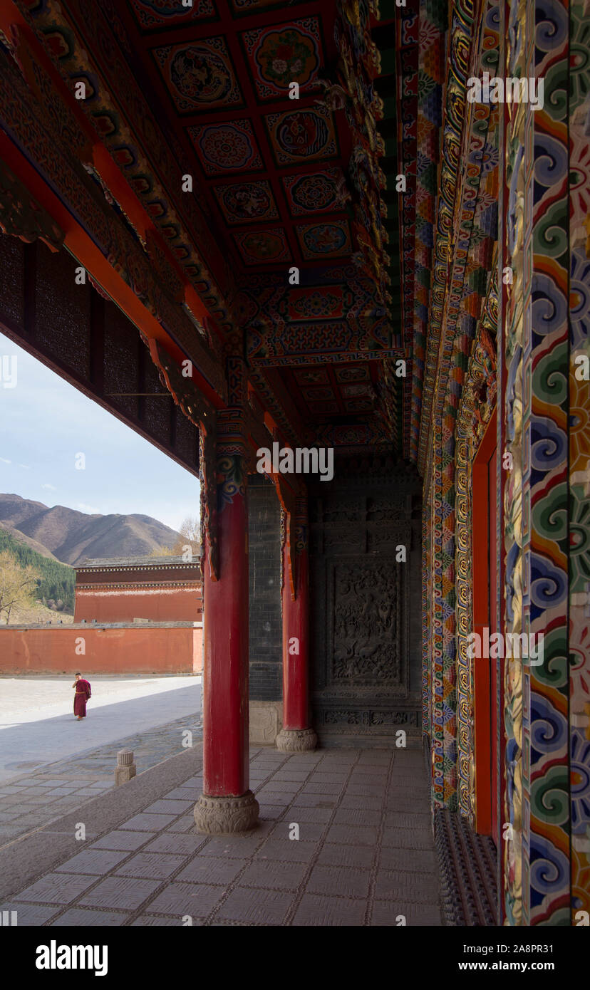 Colorful entrance to a temple, Labrang Monastery, China Stock Photo - Alamy