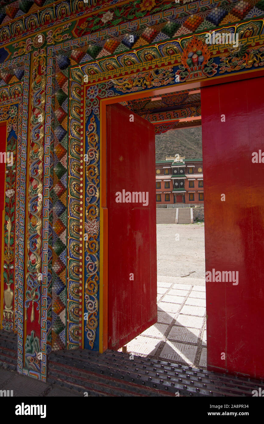 Colorful entrance to a temple, Labrang Monastery, China Stock Photo - Alamy