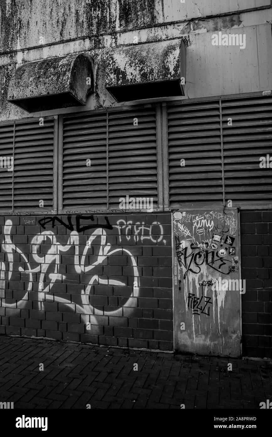 Taking a stroll through the iconic 1970s building Ihmezentrum in ...