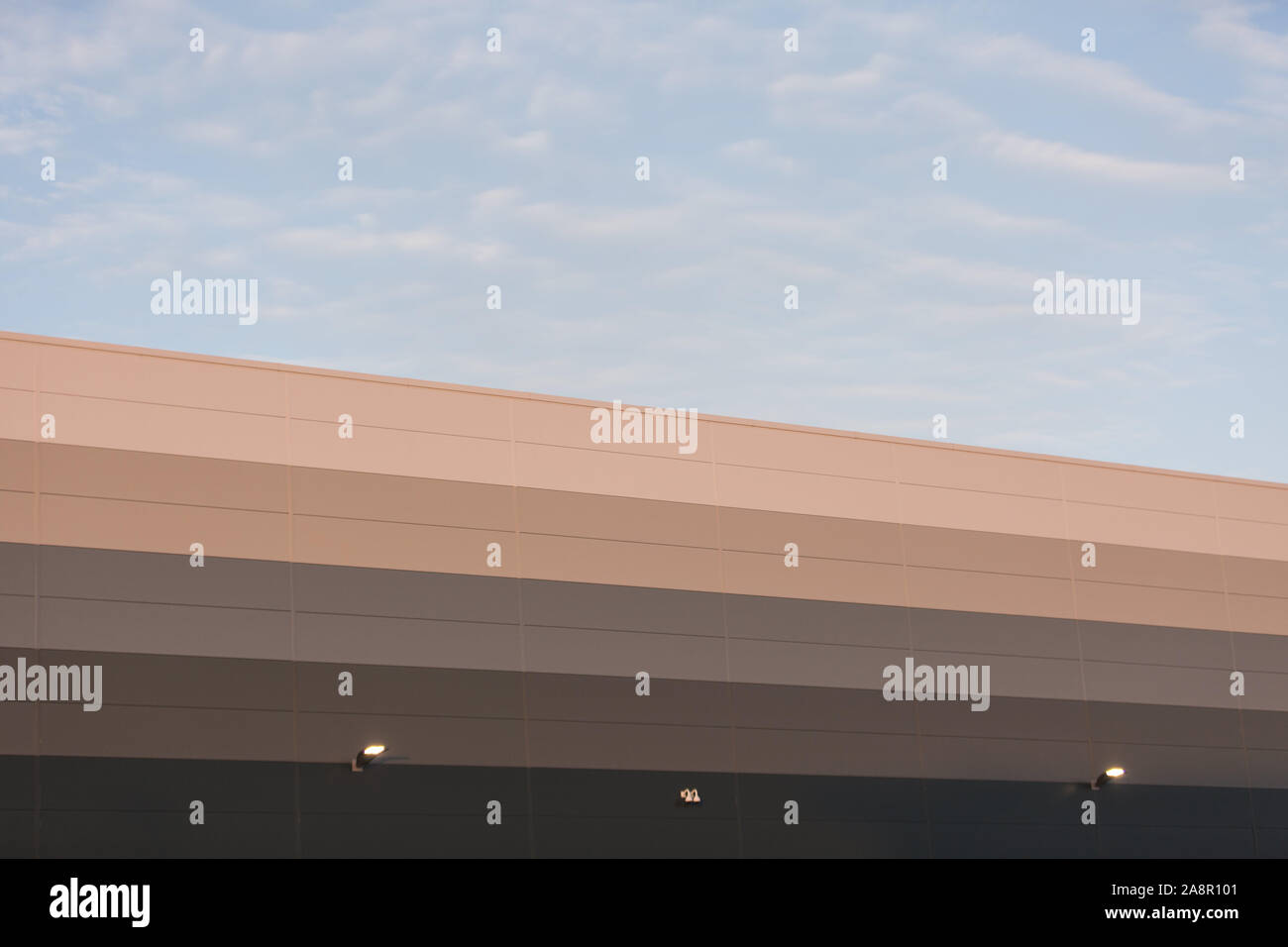 Amazon Distribution Centre Exterior Shot at Dusk Stock Photo - Alamy