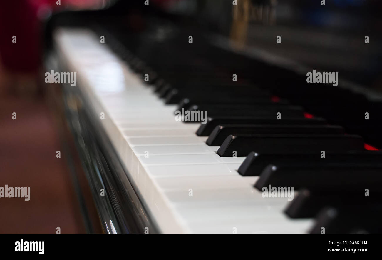 Grand piano keys hi-res stock photography and images - Alamy