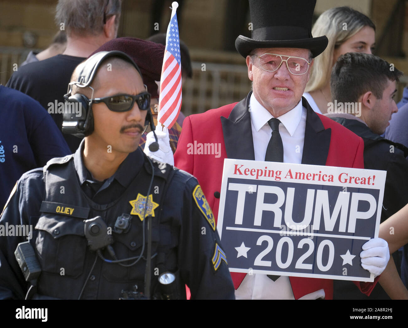 Donald trump jr triggered book hi-res stock photography and images - Alamy