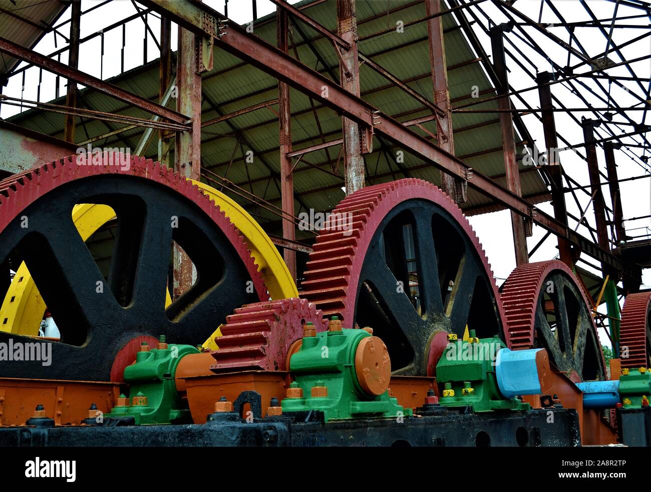 Gears of factory machinery Stock Photo - Alamy