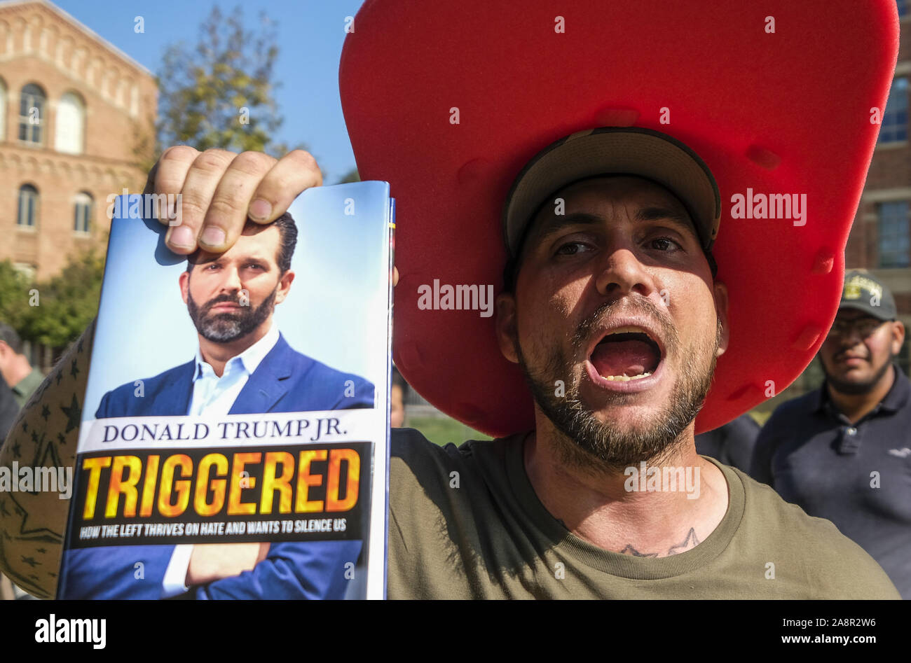 Donald trump jr triggered book hi-res stock photography and images - Alamy