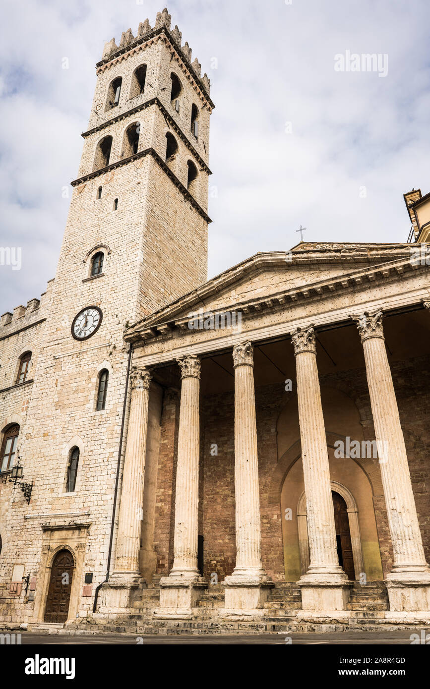 Temple minerva city assisi umbria hi-res stock photography and images ...
