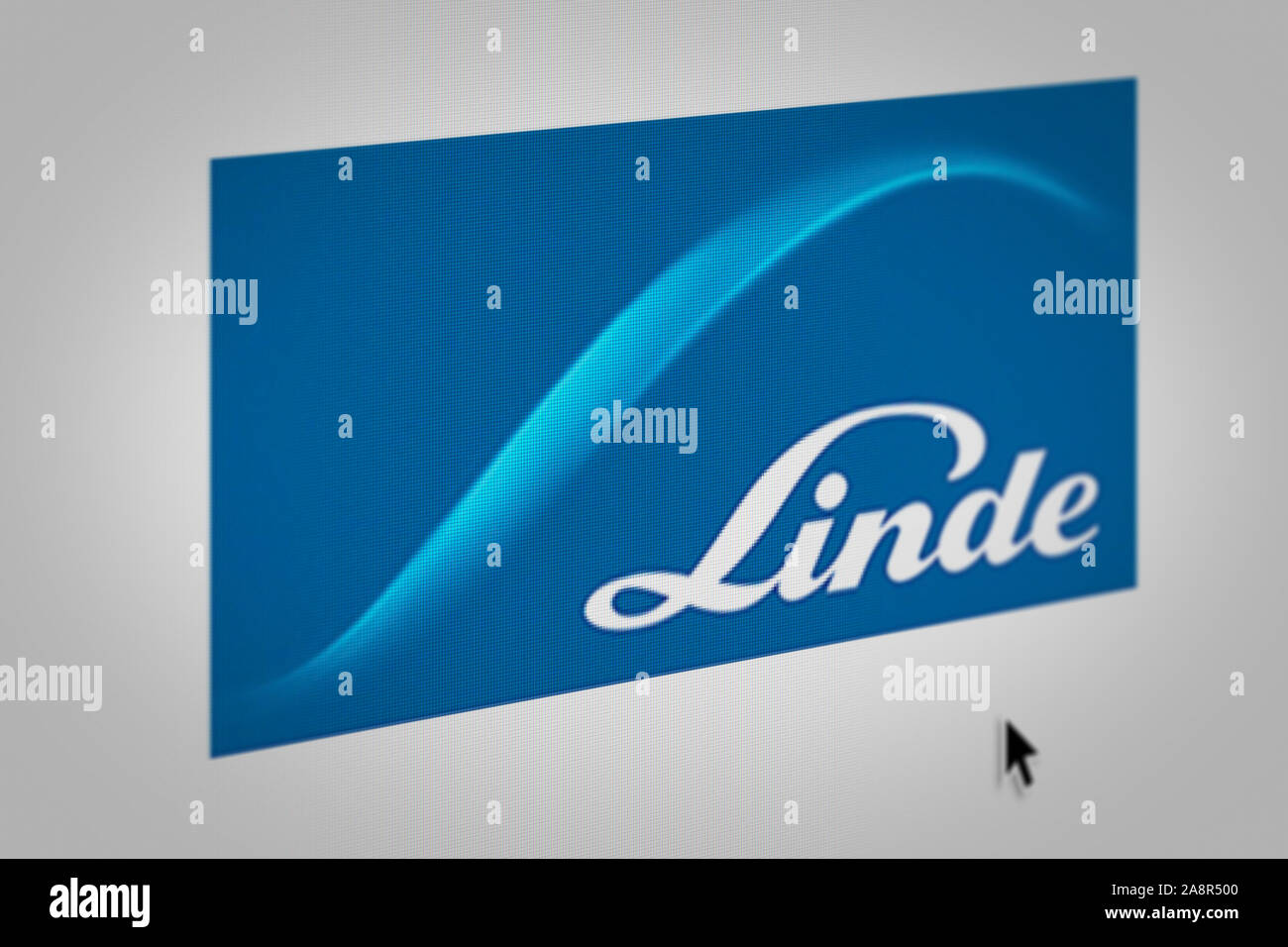 Logo of the public company Linde displayed on a computer screen in ...