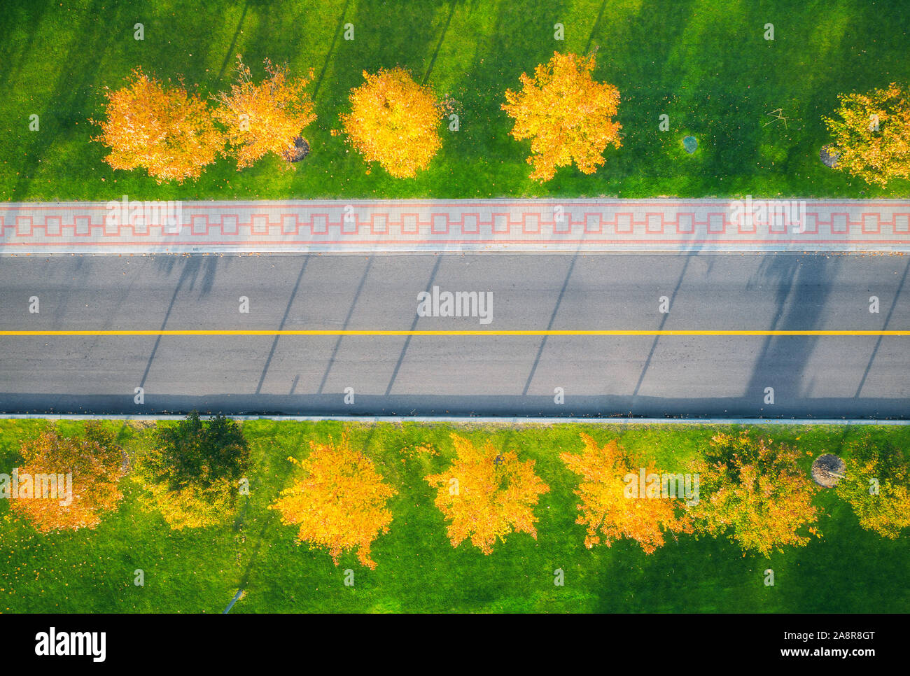 Car top view hi-res stock photography and images - Alamy