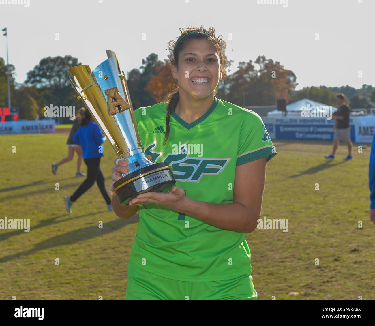 College soccer goalie hi-res stock photography and images - Alamy