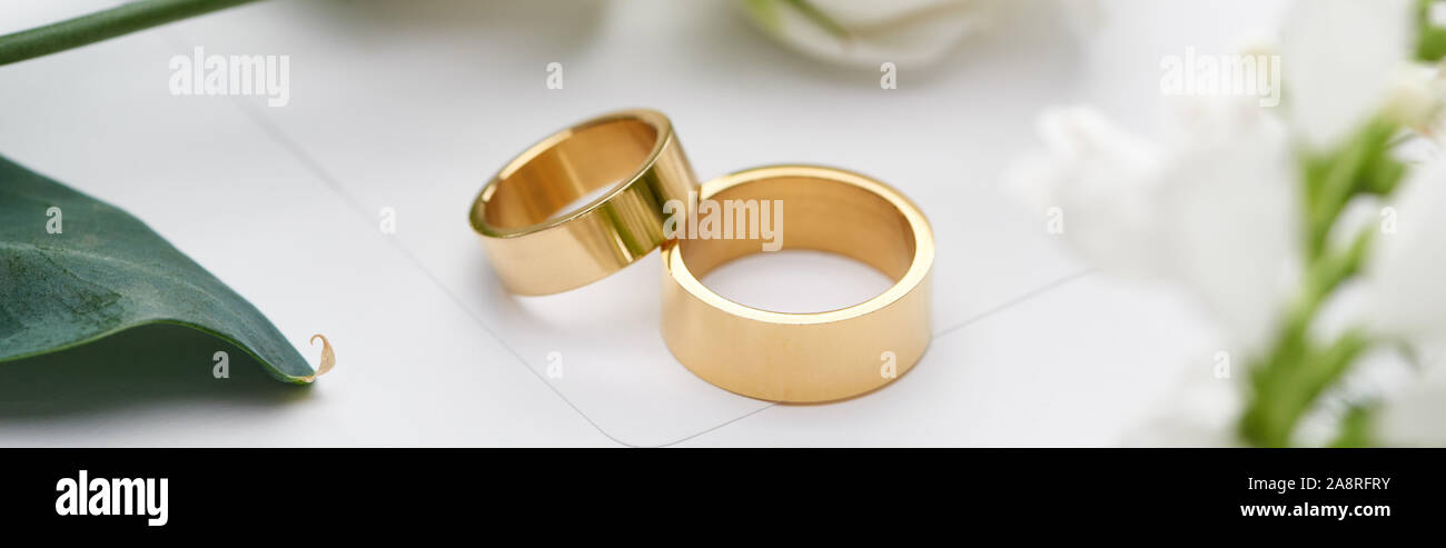 Wedding rings on envelope letter hi-res stock photography and images ...