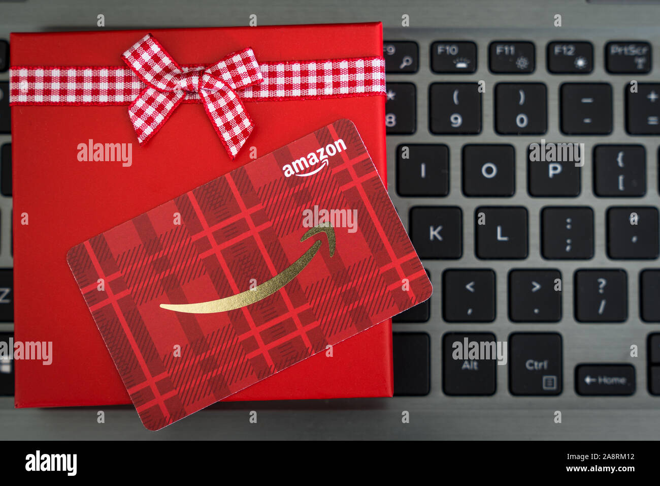 Amazon gift card hi-res stock photography and images - Alamy