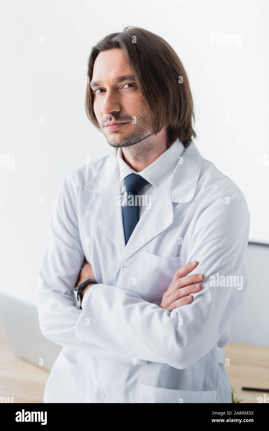 Hands on chest pose hi-res stock photography and images - Alamy