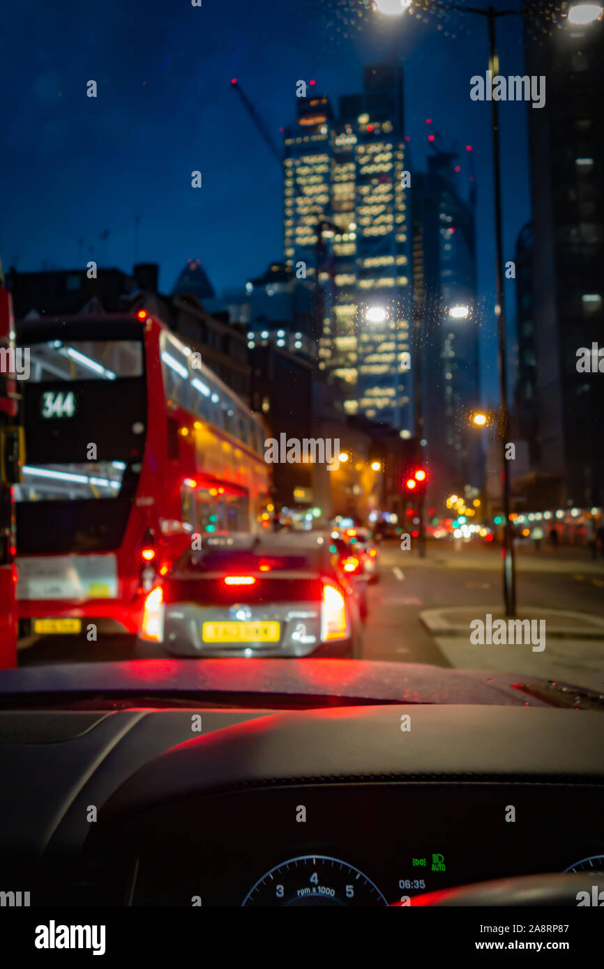 Range rover london street hi-res stock photography and images - Alamy