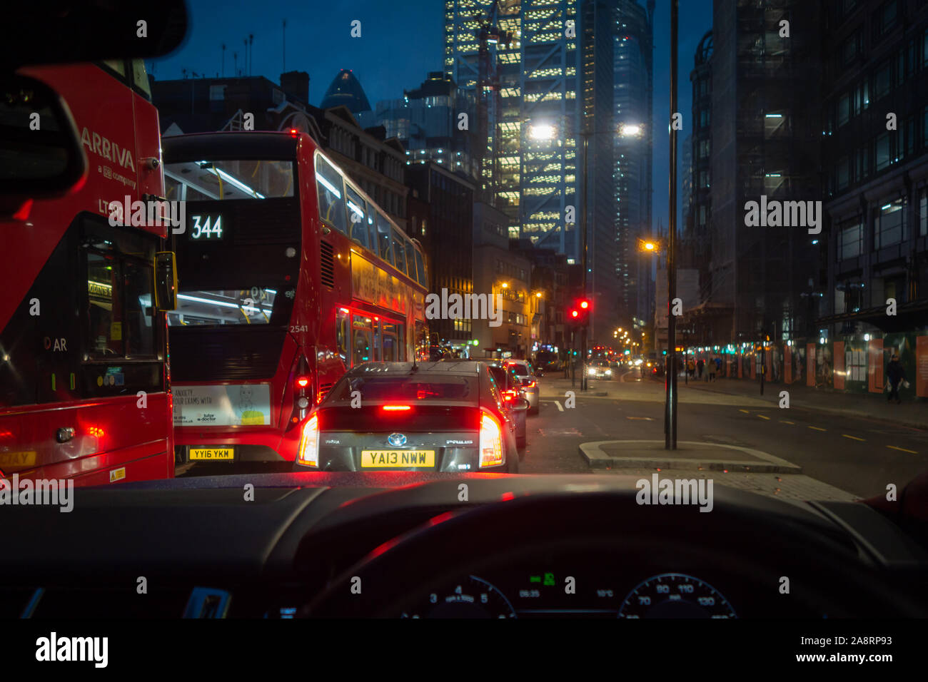 Range rover london street hi-res stock photography and images - Alamy