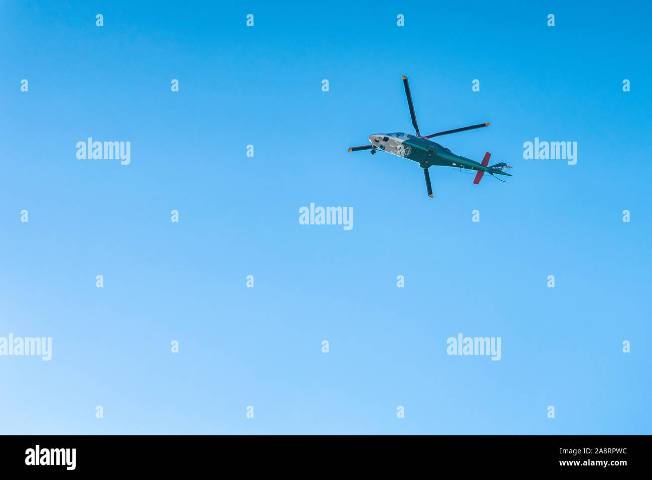 Police helicopter night hi-res stock photography and images - Alamy