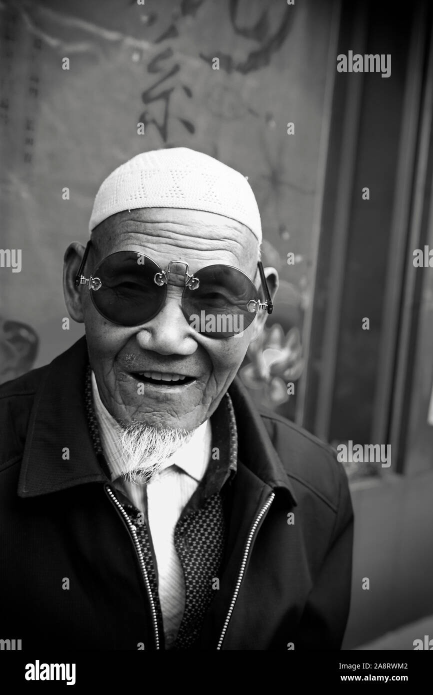 Muslim islam china chinese man hui hui people hi-res stock photography ...