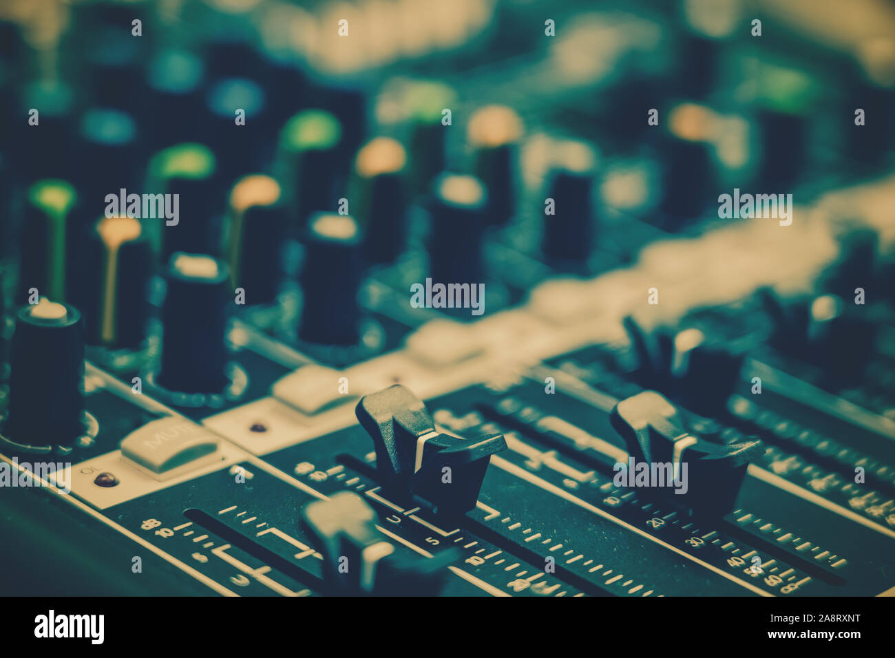 Mixer vintage hi-res stock photography and images - Alamy