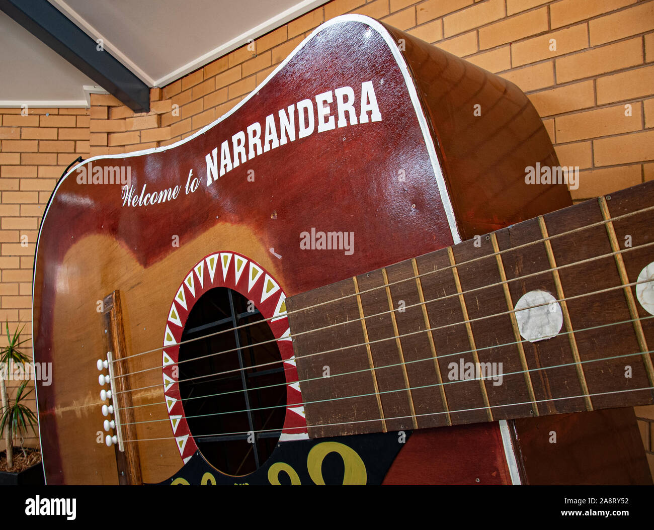 Worlds largest playable guitar hi-res stock photography and images - Alamy
