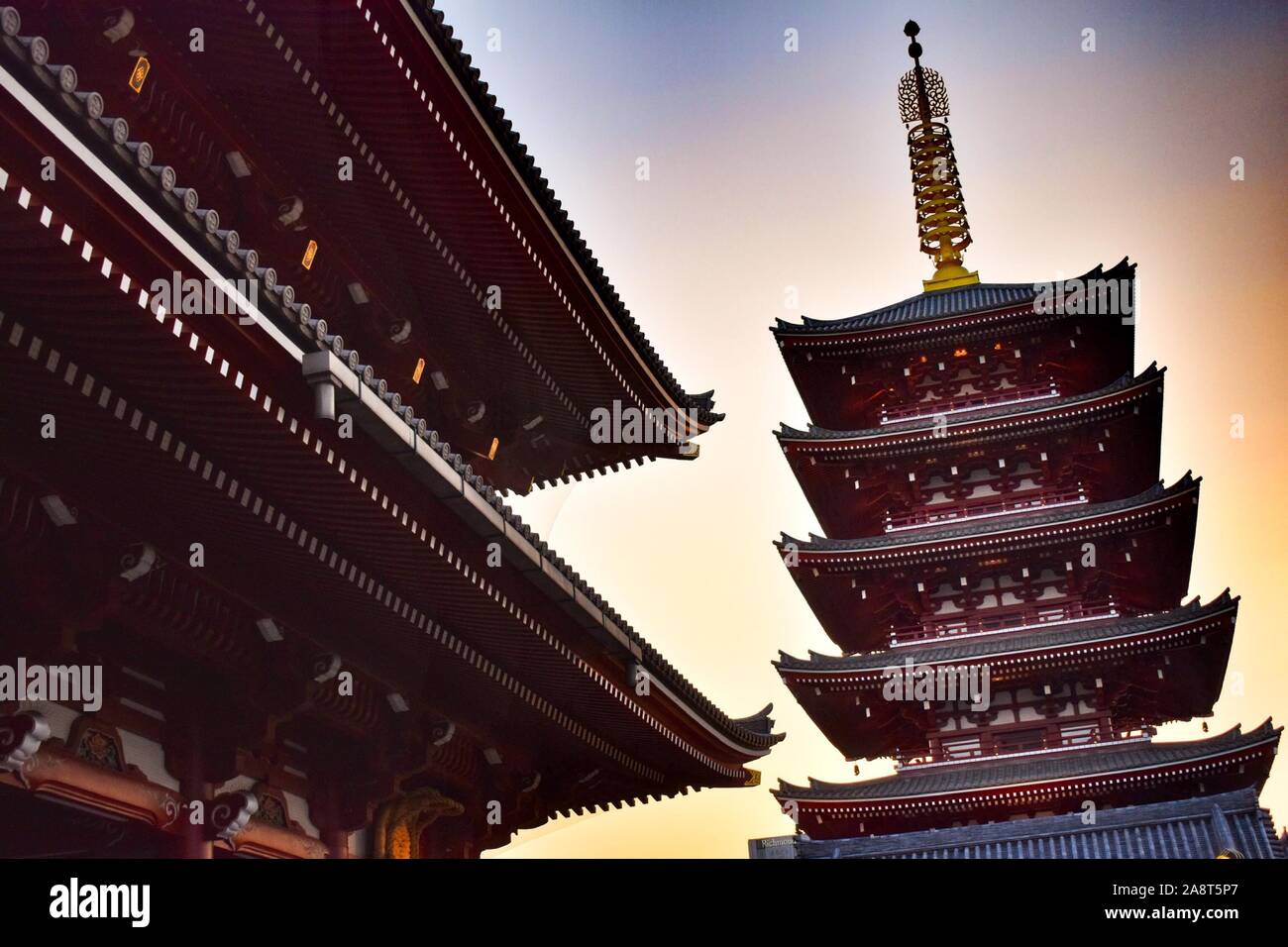 Five storey pagoda and Hozo-mon gate by Senso-ji temple, Tokyo, Japan ...