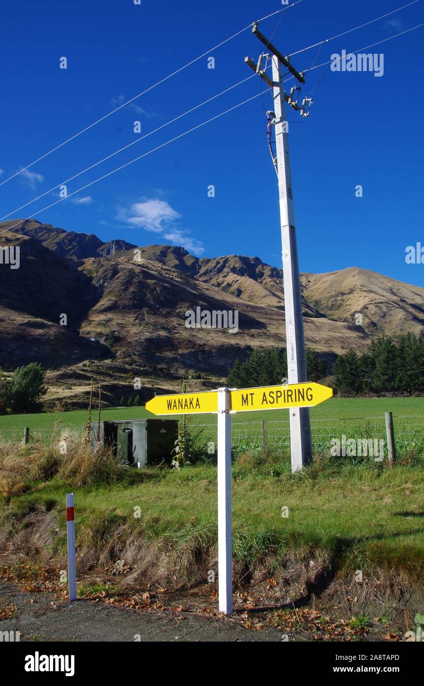 Mount Aspiring Tititea Wanaka sign Te Araroa Trail. Glendhu Bay. South ...
