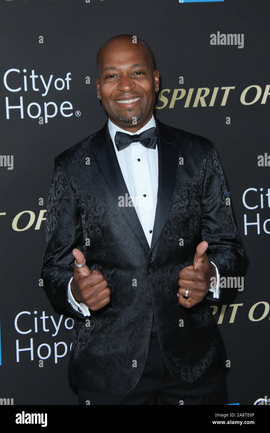 City of Hope Spirit of Life Gala at the Barker Hangar in Santa Monica ...