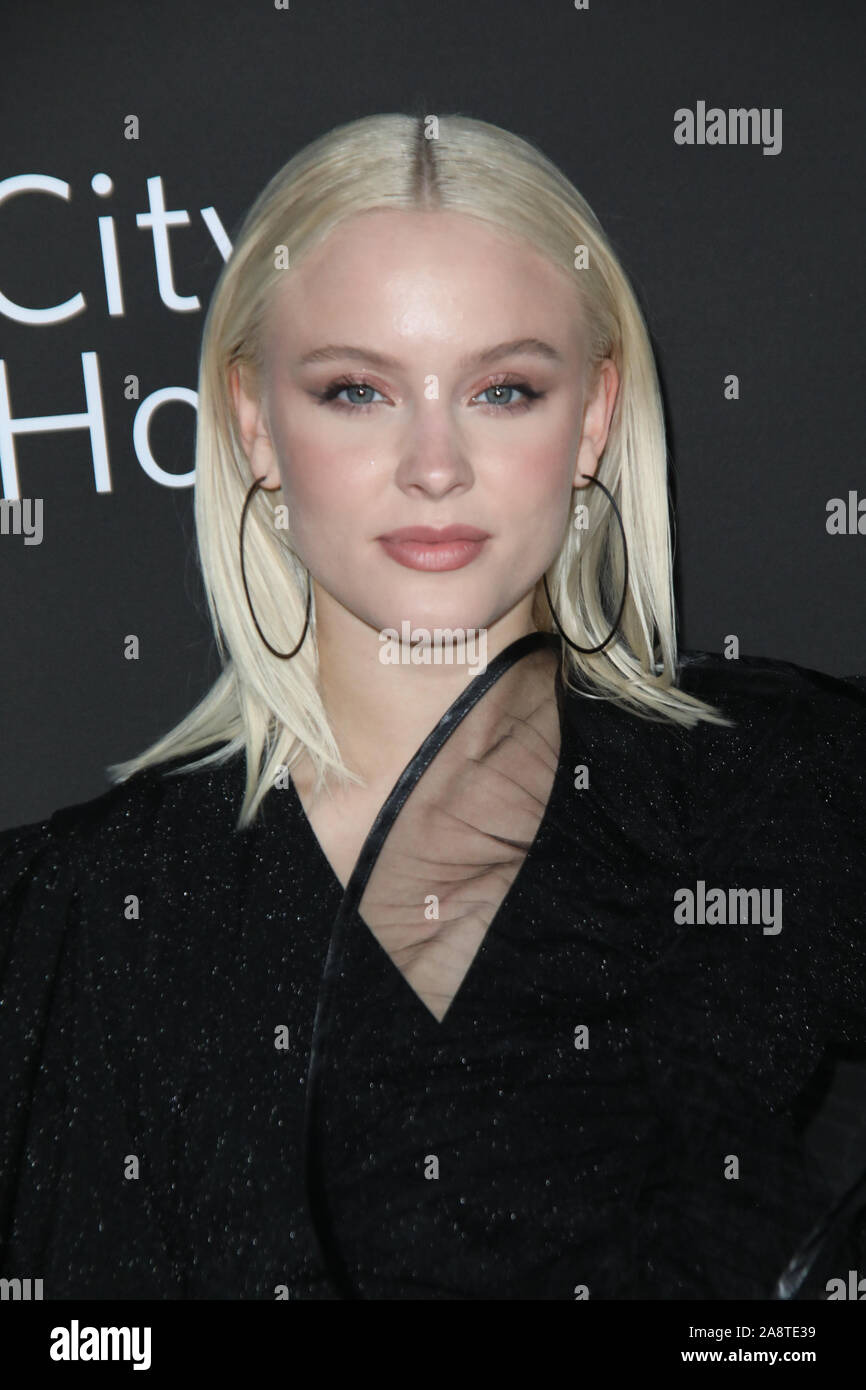 City of Hope Spirit of Life Gala at the Barker Hangar in Santa Monica ...