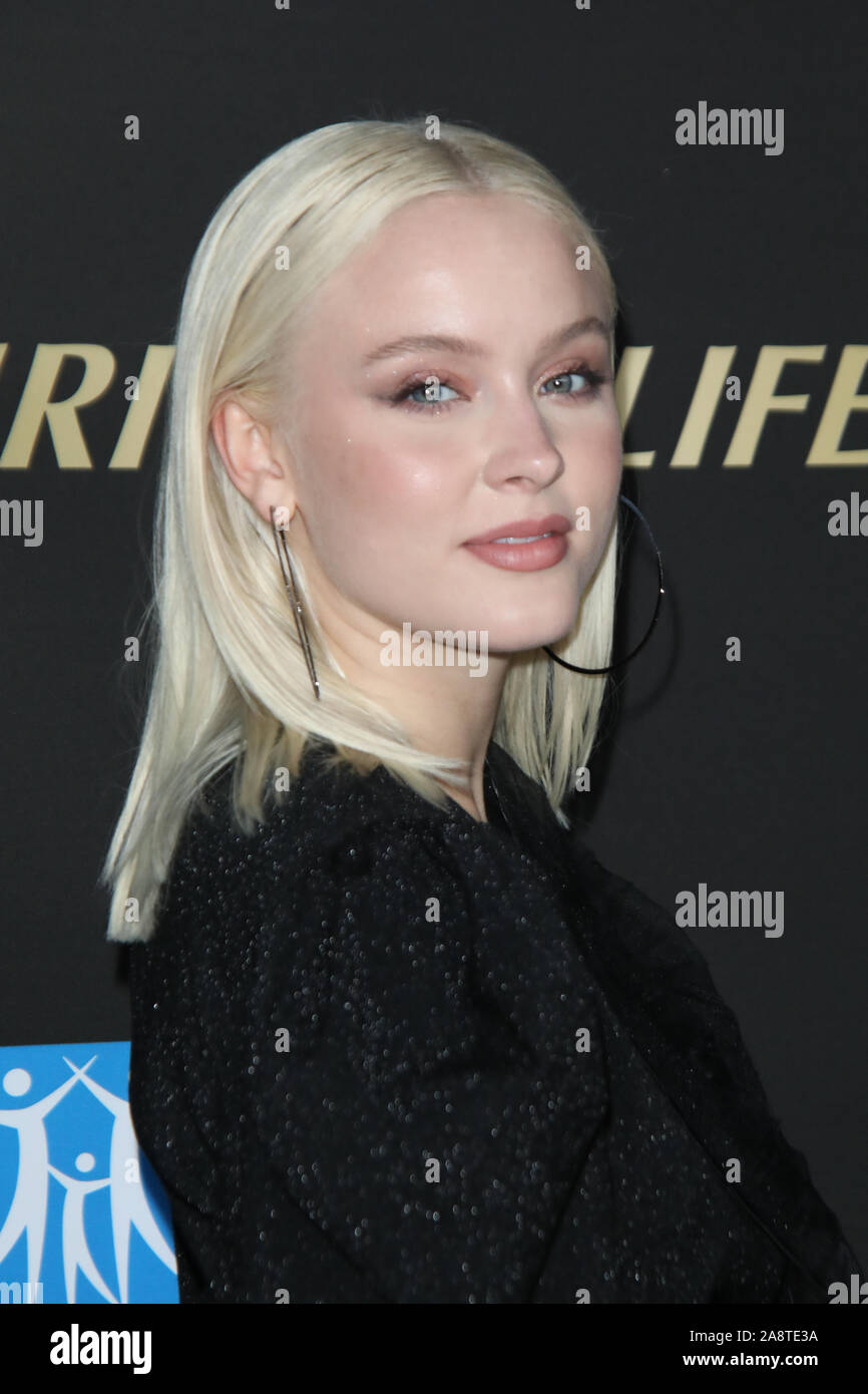 City of Hope Spirit of Life Gala at the Barker Hangar in Santa Monica ...