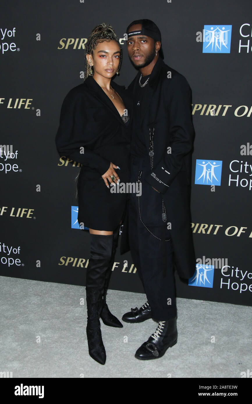 City of Hope Spirit of Life Gala at the Barker Hangar in Santa Monica ...