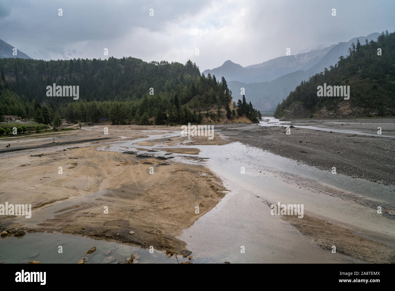 Valley of Kali Gandaki river between Tatopani and Marpha in Nepal Stock ...
