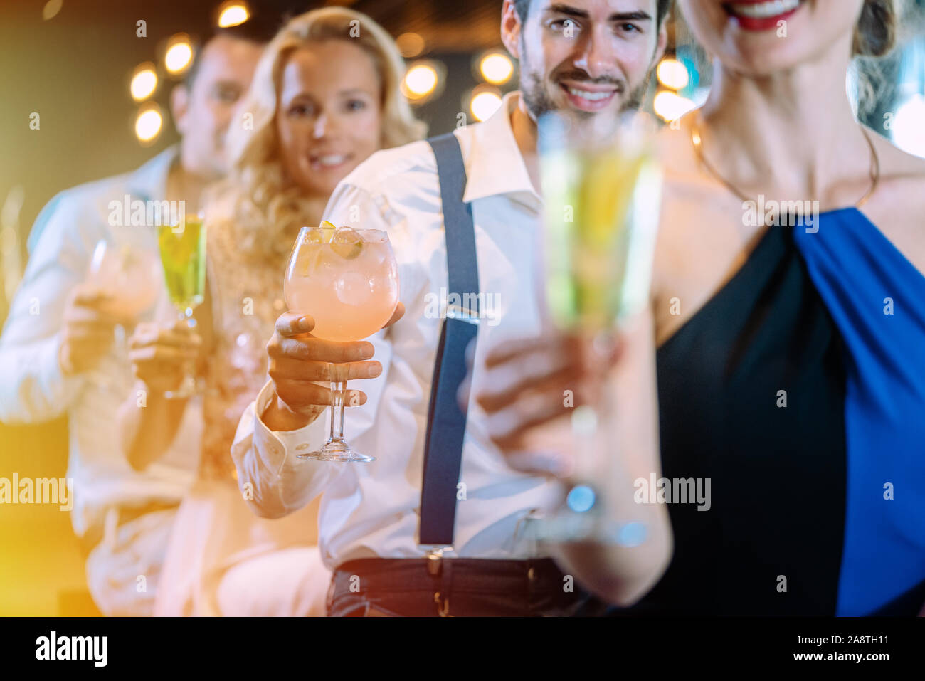 Cocktails nightlife hi-res stock photography and images - Alamy