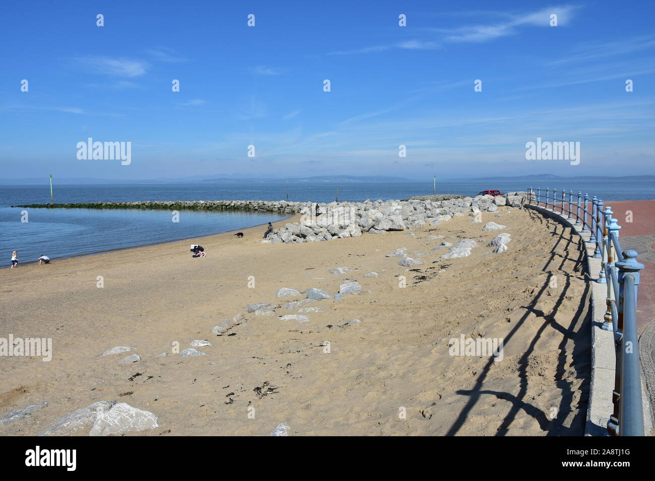 Morecambe beach people hi-res stock photography and images - Alamy