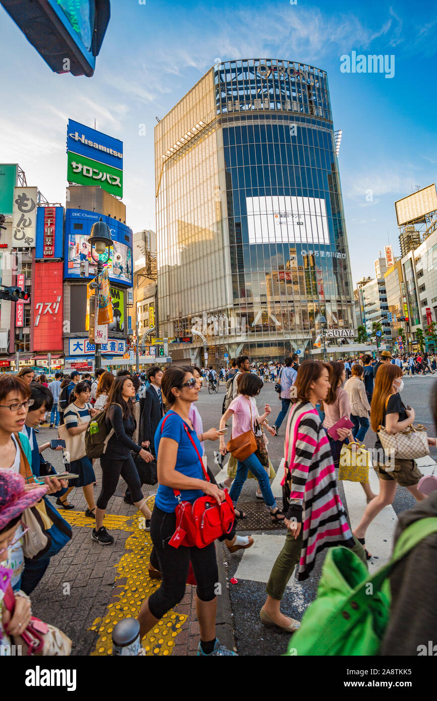 Shibuya Crossing, the busiest intersection in the World, Tokyo, Japan ...