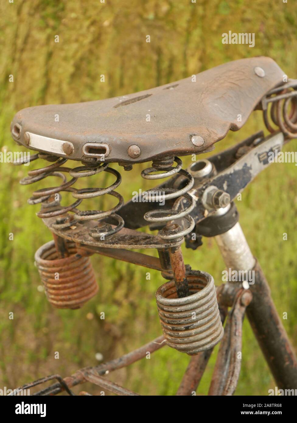 Rust bicycle hi-res stock photography and images - Alamy